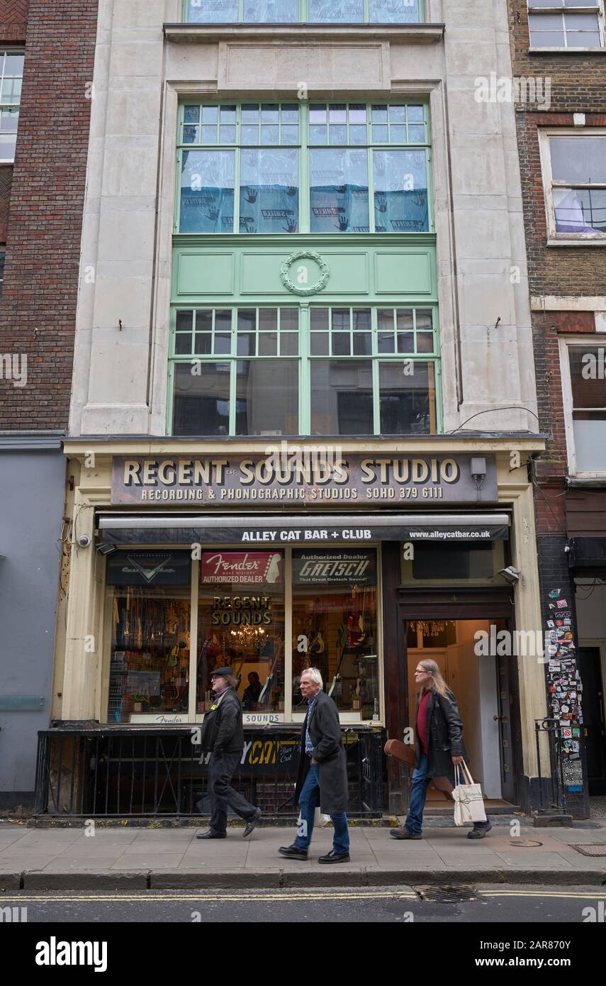 Regent sound studios denmark street hi-res stock photography and images ...