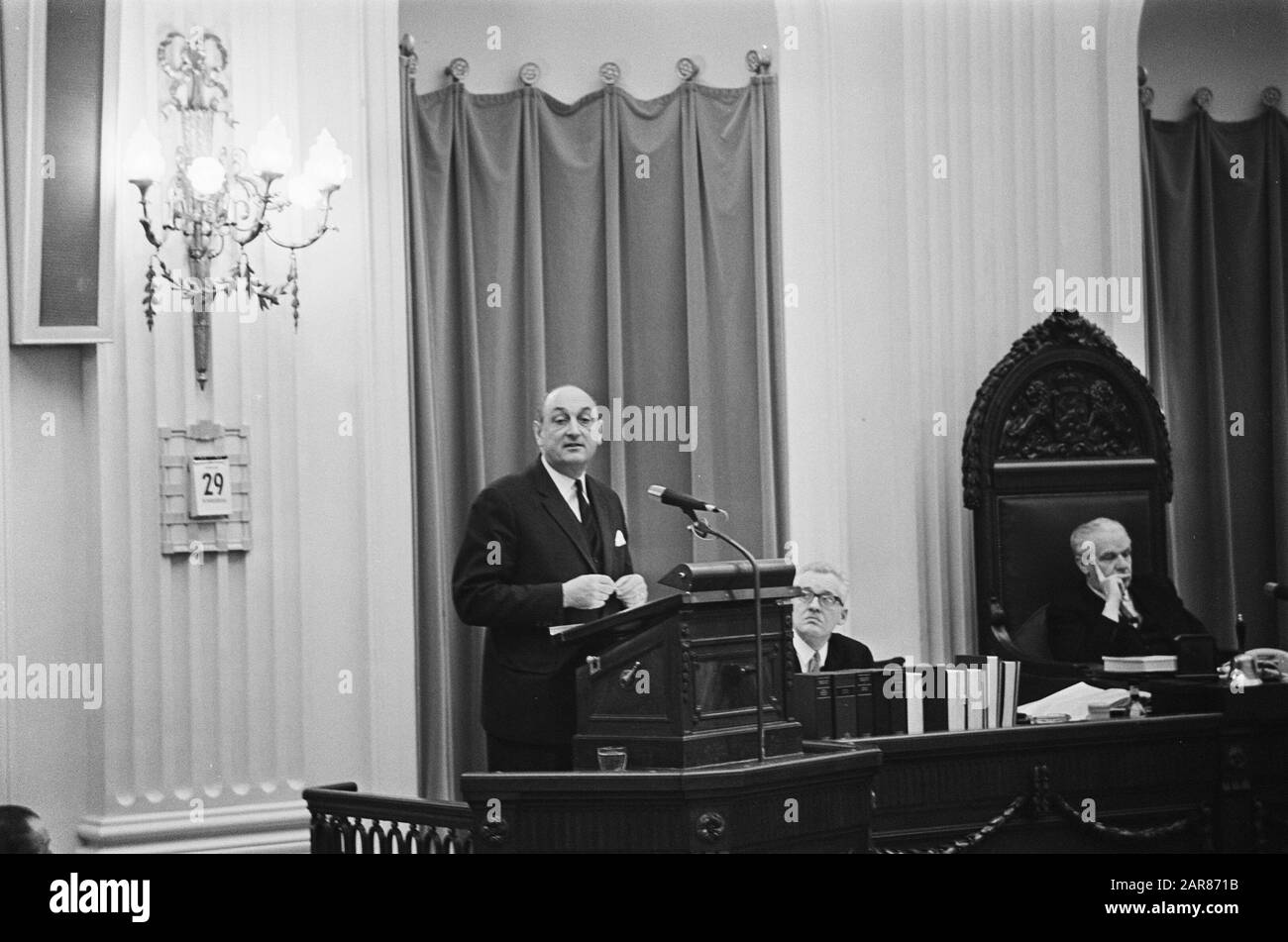 Numbers 28 29 toxopeus hi-res stock photography and images - Alamy