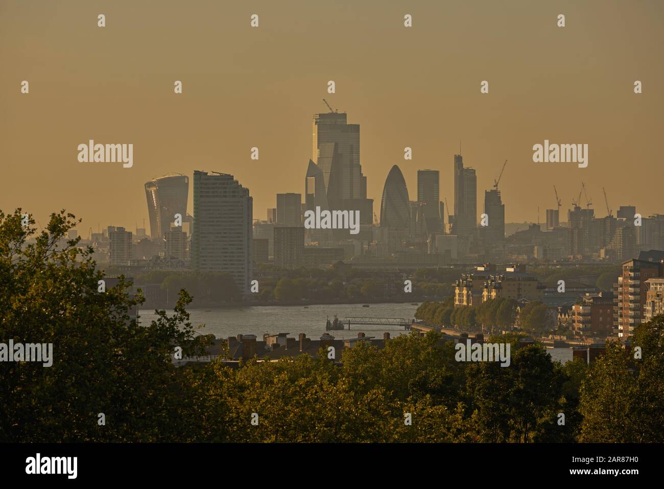 Smog london greenwich hi-res stock photography and images - Alamy