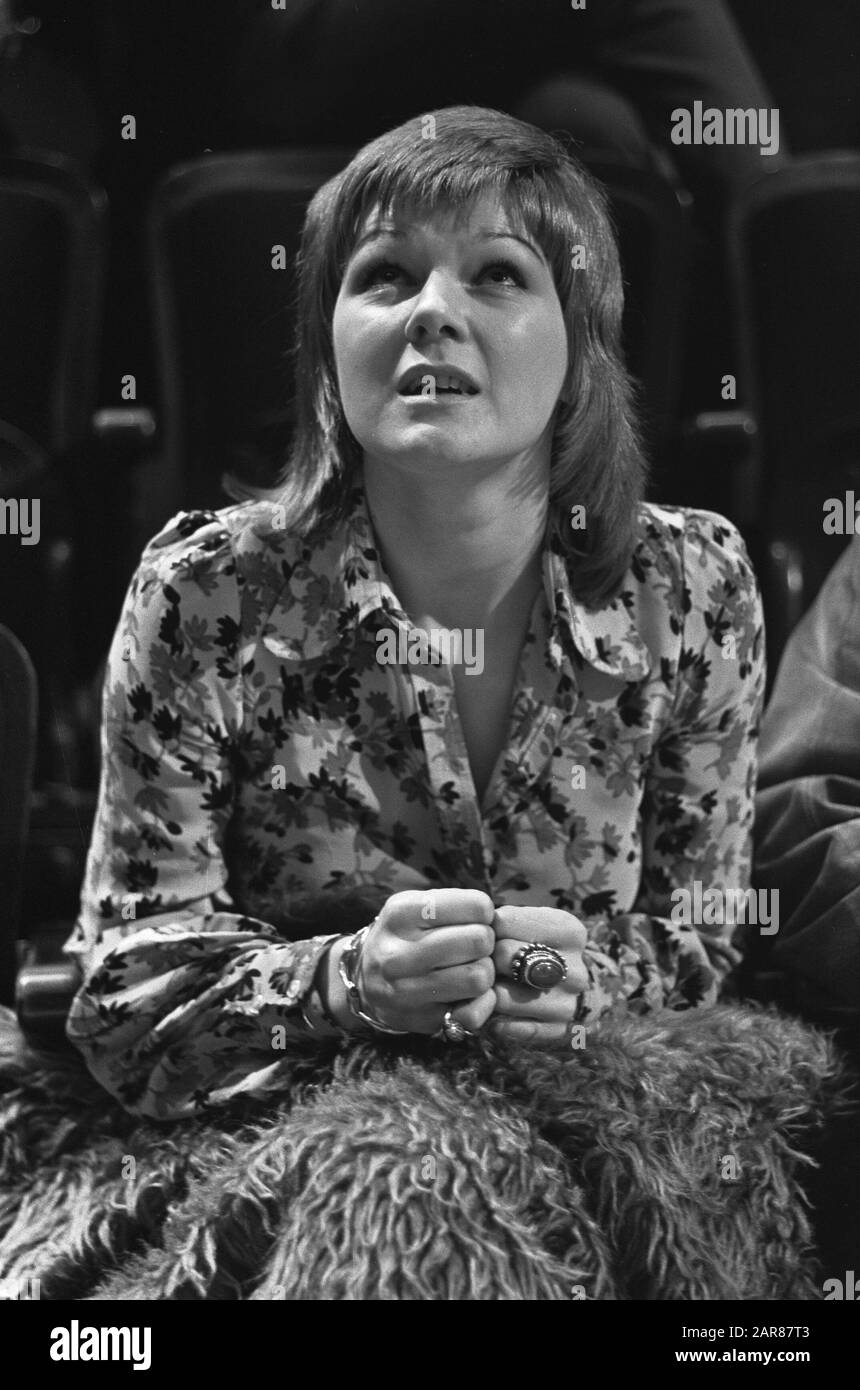 Rehearsal national song contest in Carré, Jaap Stobbe as a tightrope ...