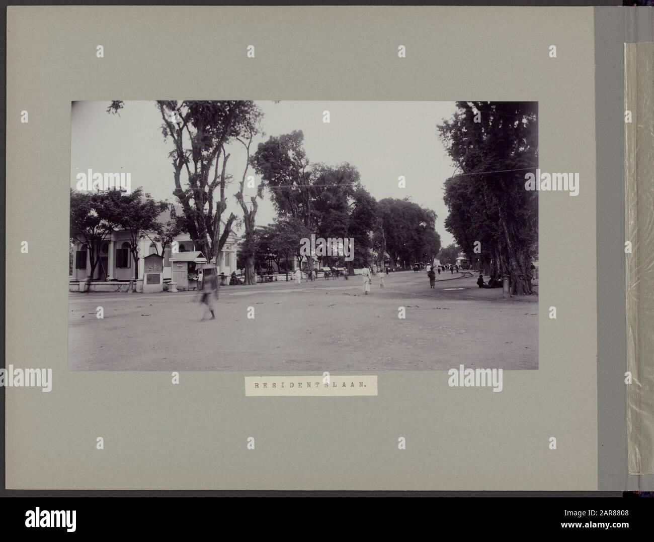 Photo album: Surakarta at the time of Soesuhoenan Pakubuwono X ...