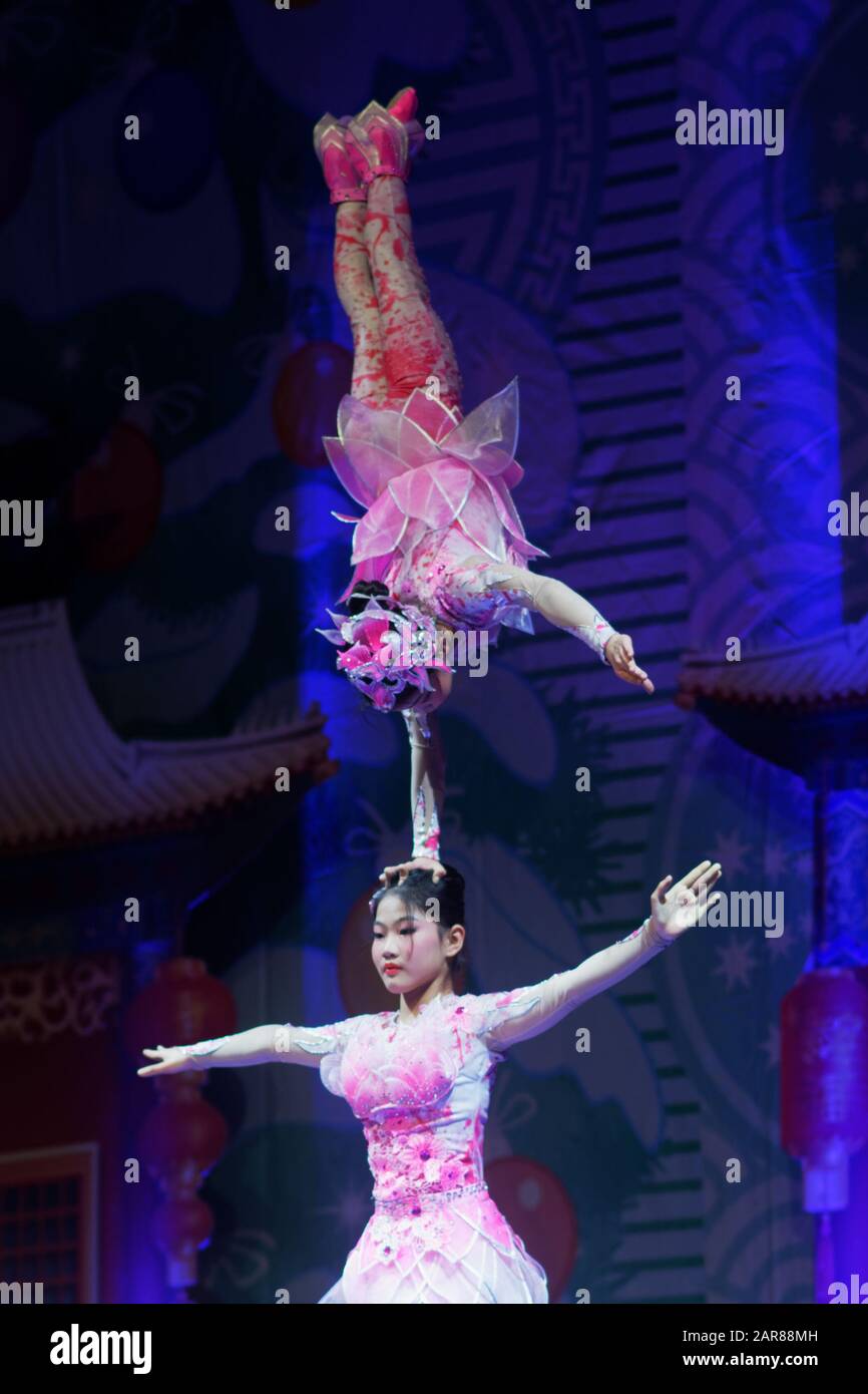 Acrobatics troupe hi-res stock photography and images - Alamy