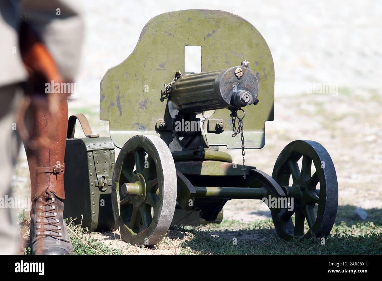 World War I Maxim gun - first recoil-operated machine gun in history ...
