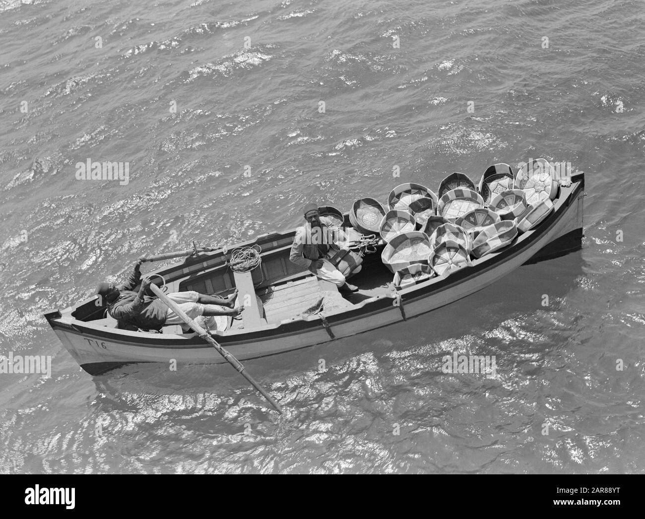 Weavers boat Black and White Stock Photos & Images - Alamy