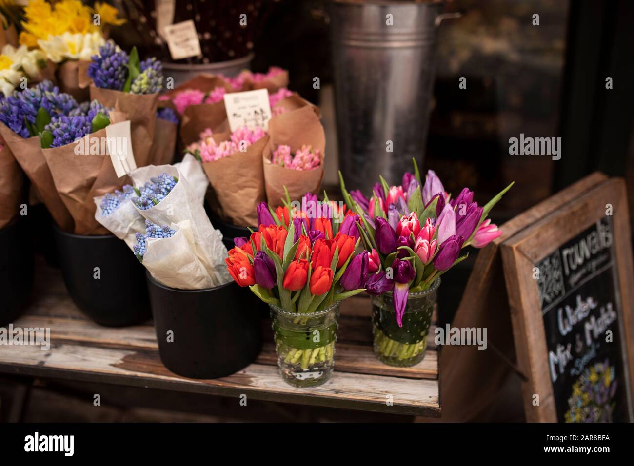 Florist window display hi-res stock photography and images - Alamy