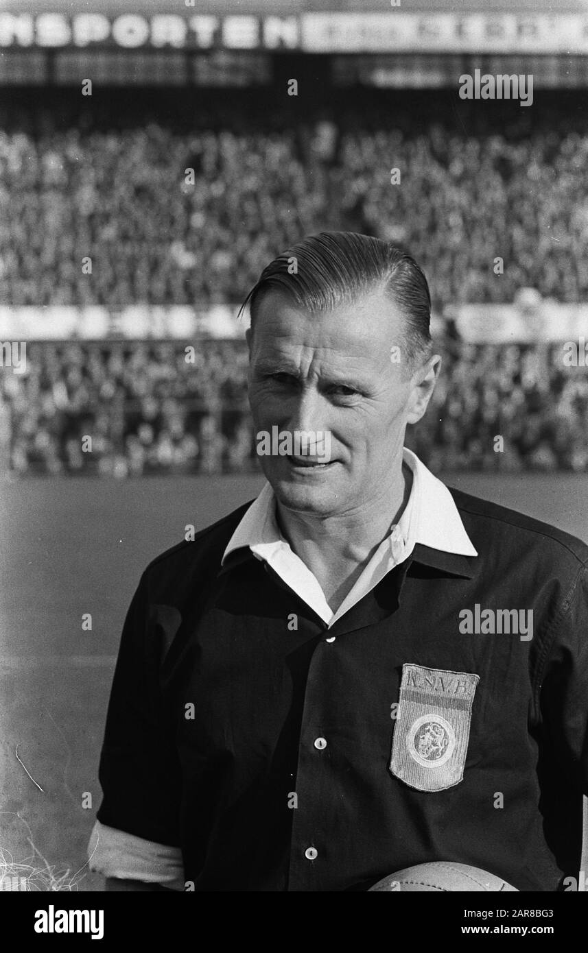 Referee G. van Oostrom Date: November 3, 1963 Keywords: referees Stock ...