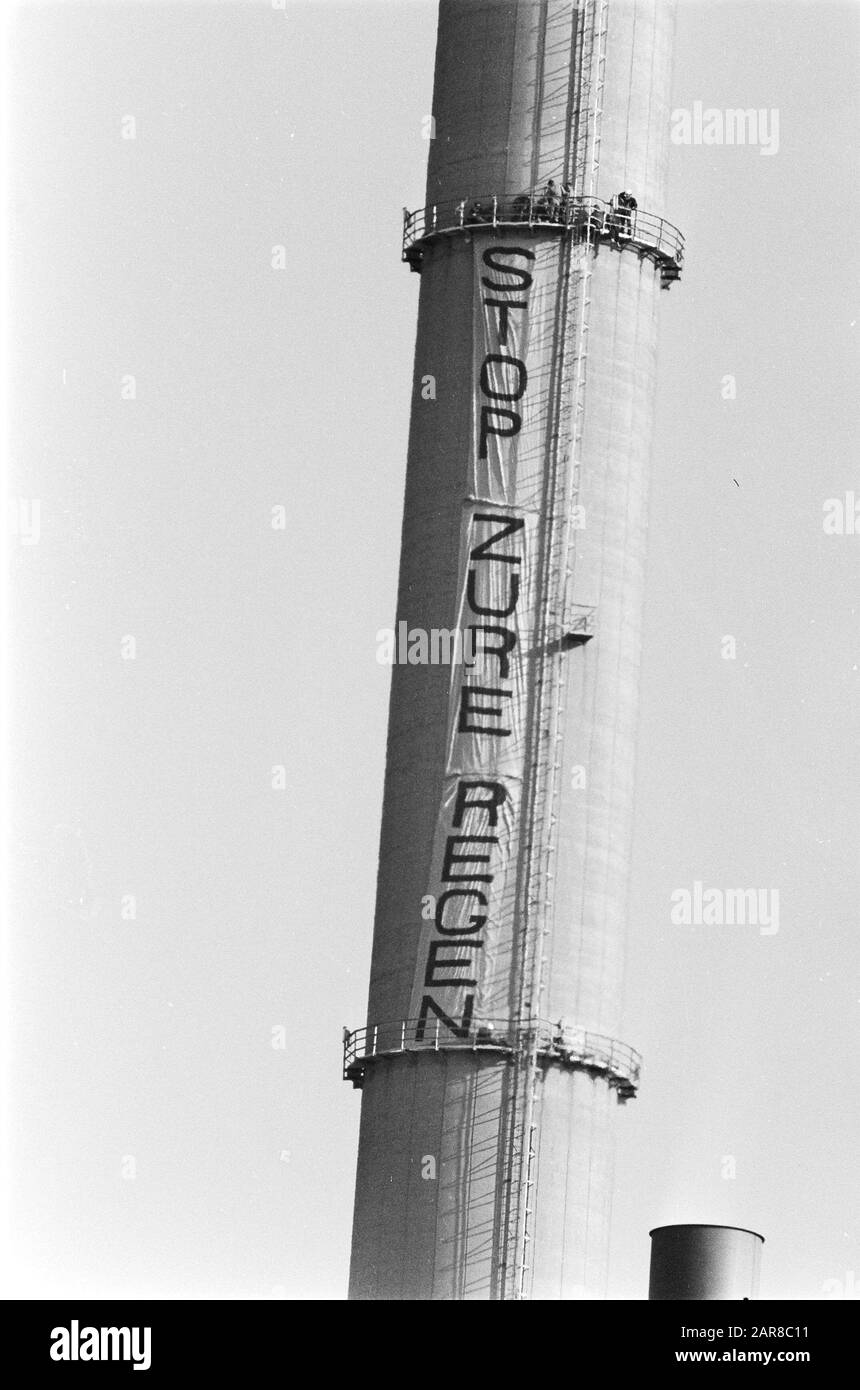 Milieudefensie protests hi-res stock photography and images - Alamy