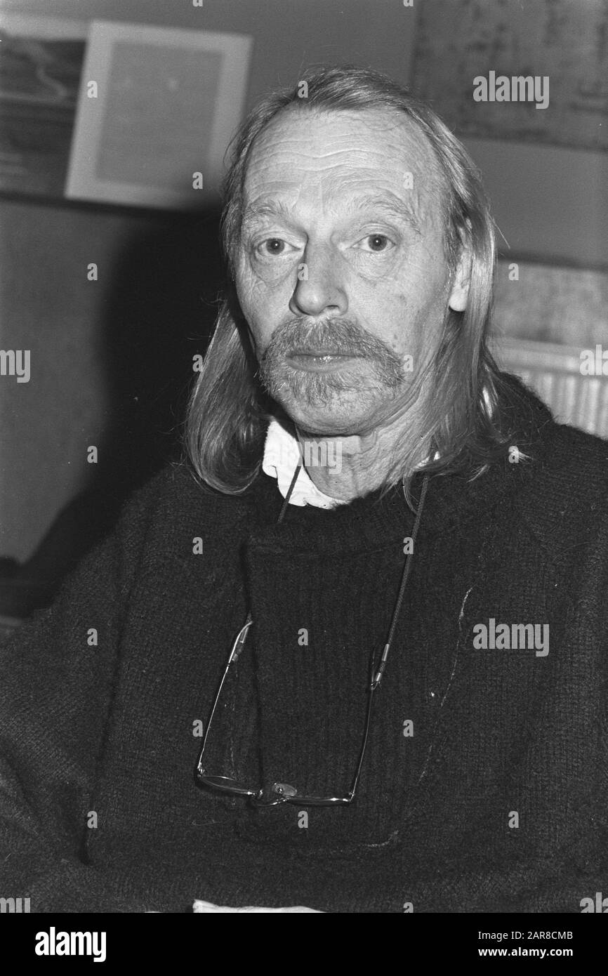 Simon Vinkenoog, poet Date: January 7, 1987 Keywords: poets, portraits ...