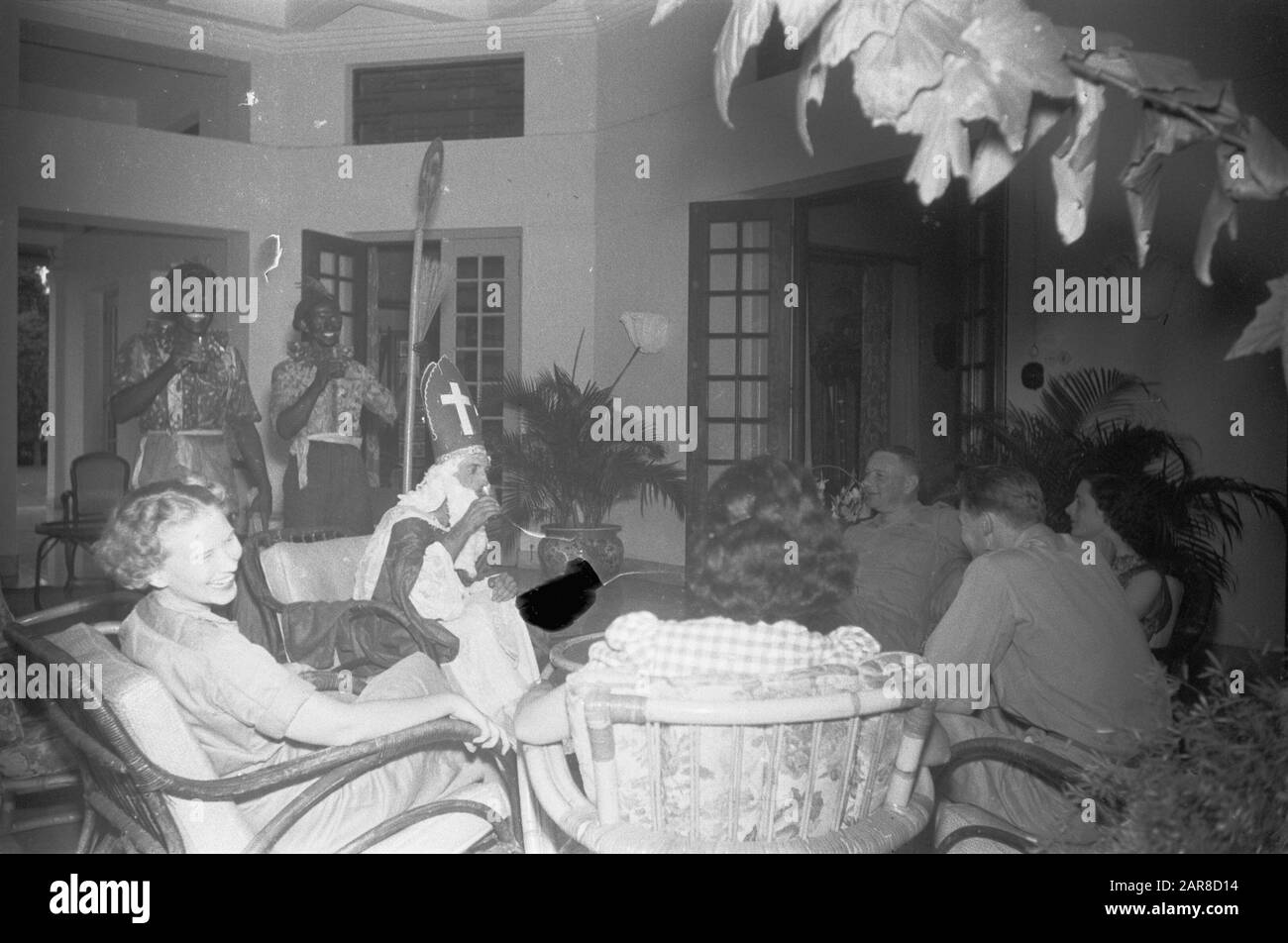 Saint Nicholas at 2 AAT Saint Nicholas at the Dutch troops in Indie ...