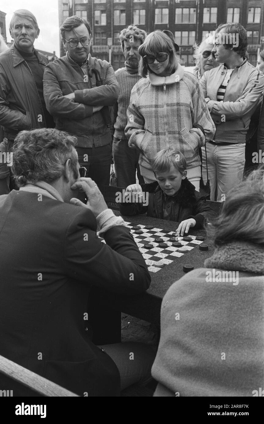 15 checkers hi-res stock photography and images - Alamy