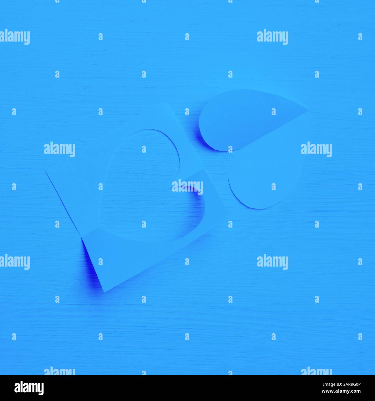 Abstract blue background hearts hi-res stock photography and images - Alamy