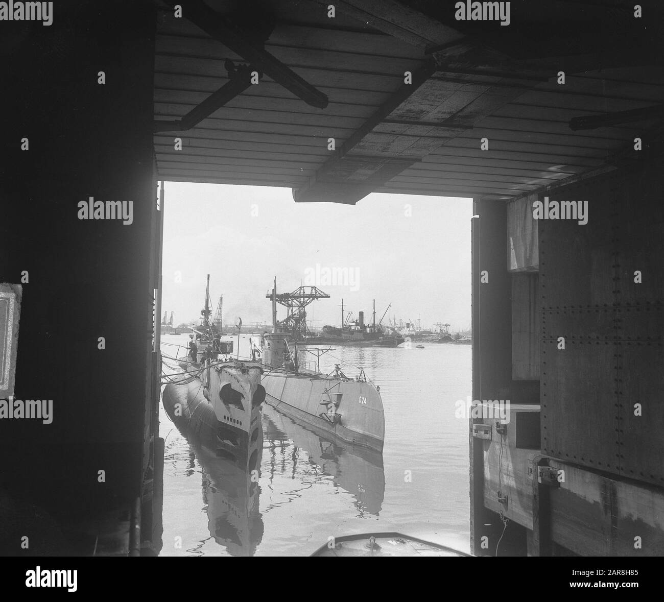 Submarine service waalhaven Black and White Stock Photos & Images - Alamy