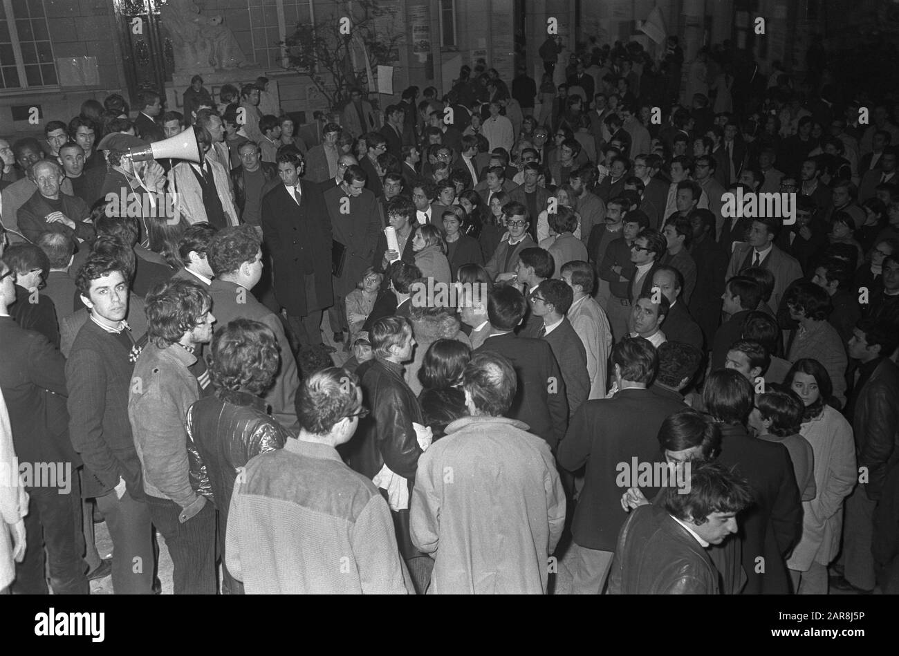 1968 student protest at the sorbonne hi-res stock photography and ...