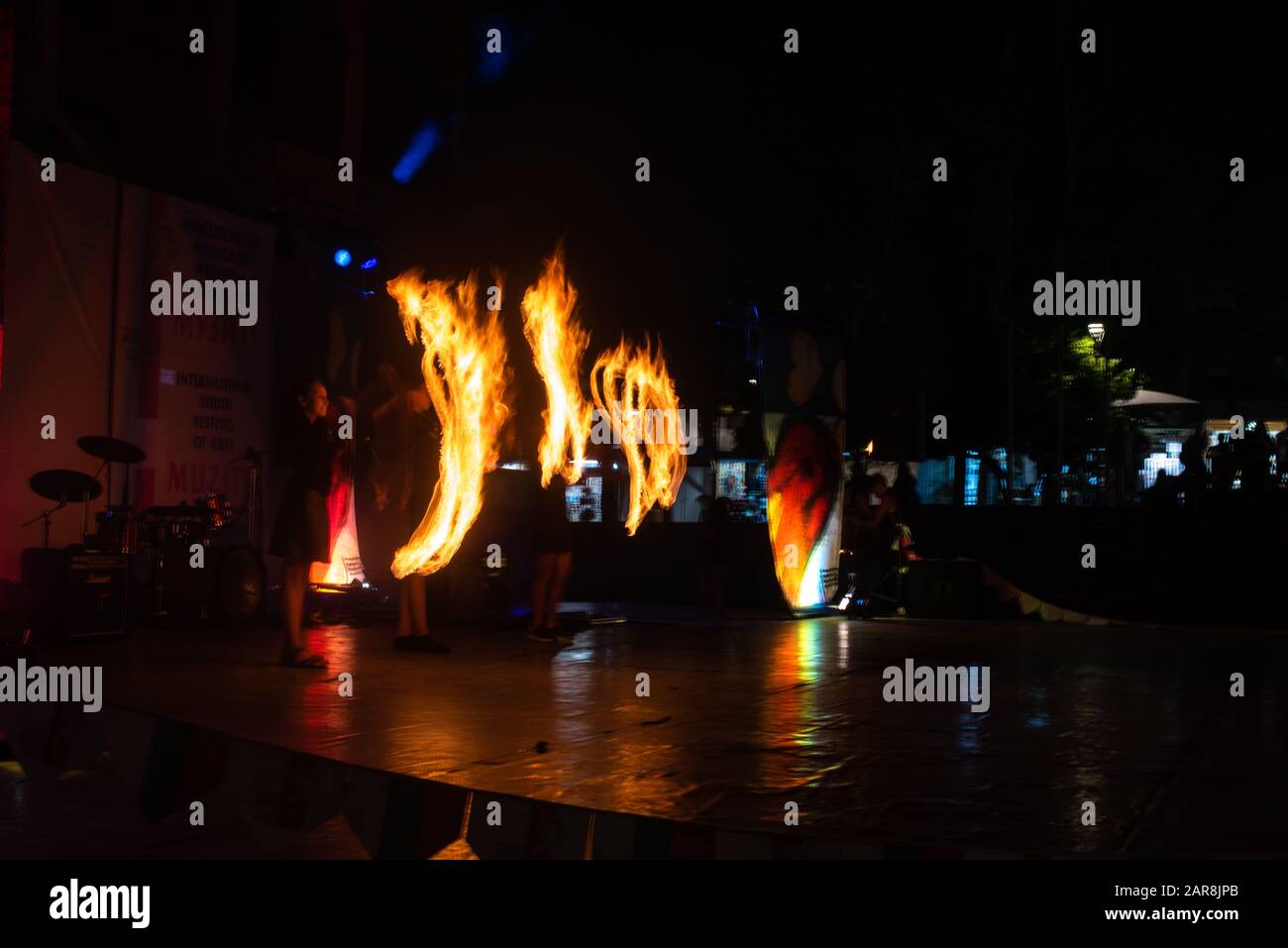 Drawing Flaming Trails show hotel stage simple family ordinary travel ...