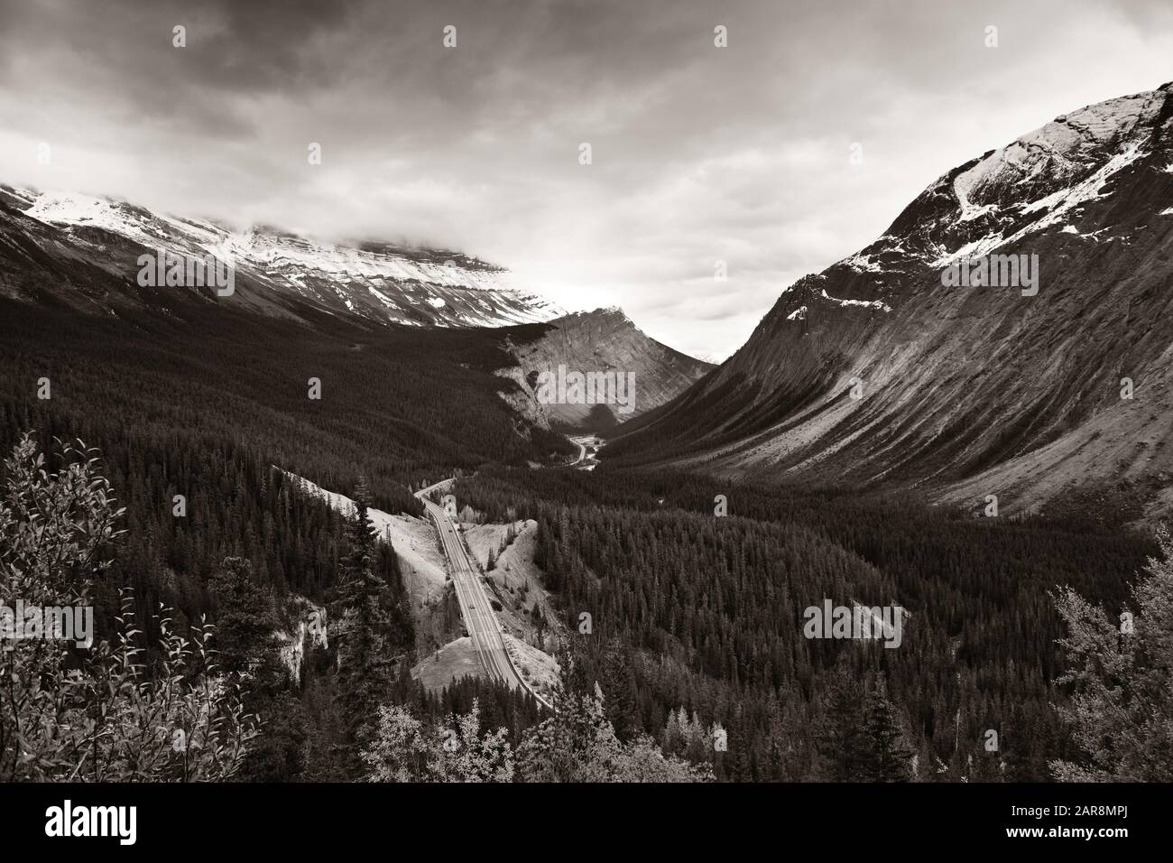 Beautiful landscape in Banff National Park in Canada Stock Photo - Alamy