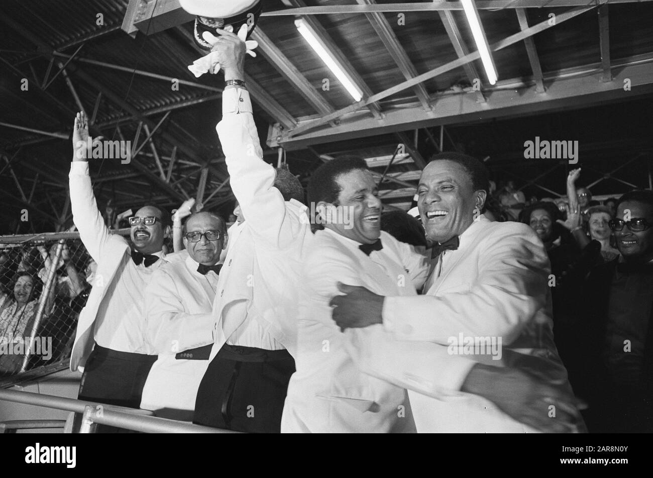 Suriname: independence on 25/11 etc.; ceremonies in Paramaribo stadium ...