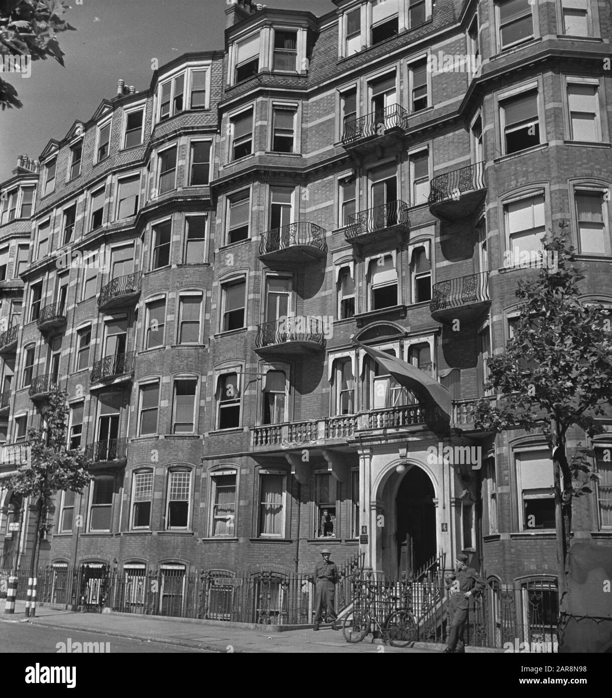 Marloes house Black and White Stock Photos & Images - Alamy