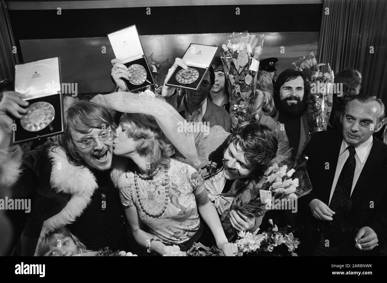 Teach in eurovision hi-res stock photography and images - Alamy