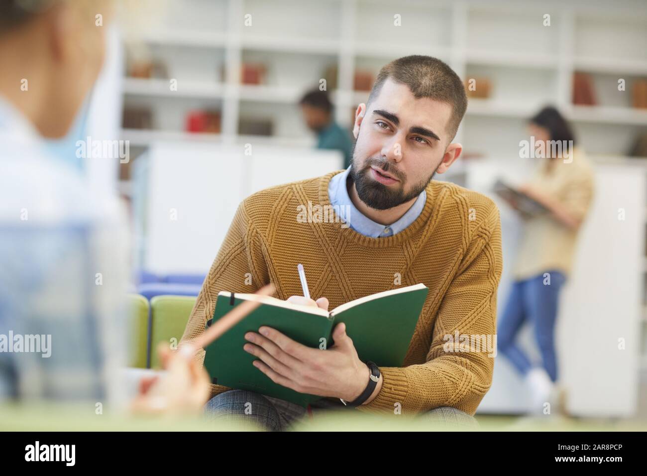 Adult student hi-res stock photography and images - Alamy