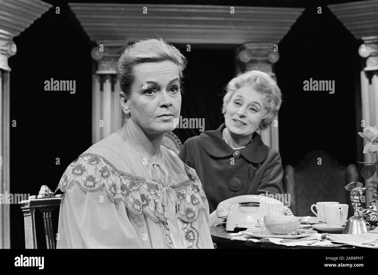 Number 9 12 left elise hoomans right vera bakker hi-res stock ...