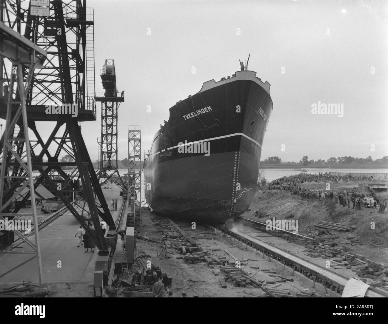 Launching Gemini at shipyard De Hoop at Lobith Date: 7 October 1958 ...