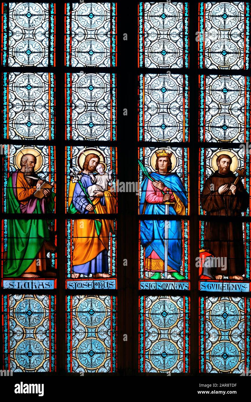 Stain glass patterns in St. Vitus Cathedral in Prague Castle Czech ...