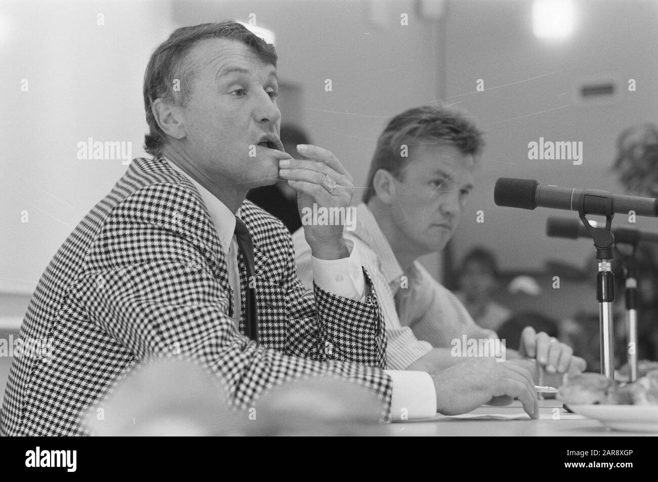 Trainer spitz kohn hi-res stock photography and images - Alamy