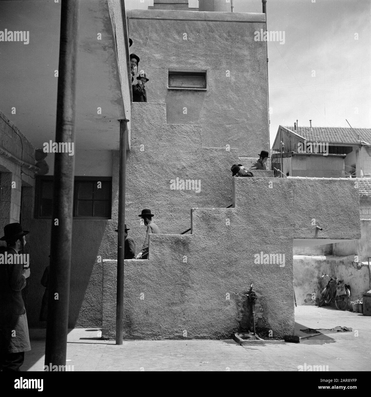 Mea building Black and White Stock Photos & Images - Alamy