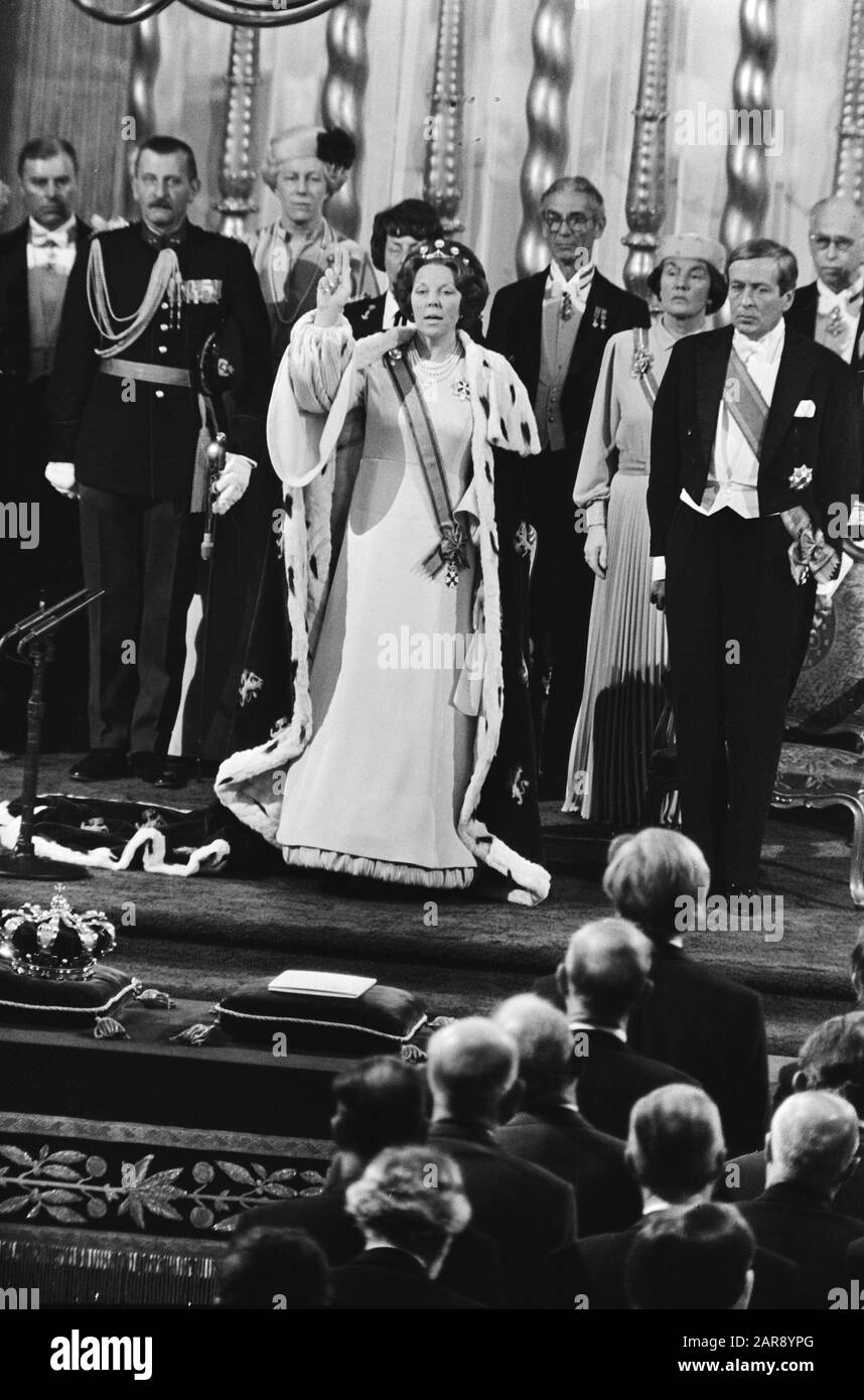 Throne change 30 April, overview during reading Throne speech; during ...