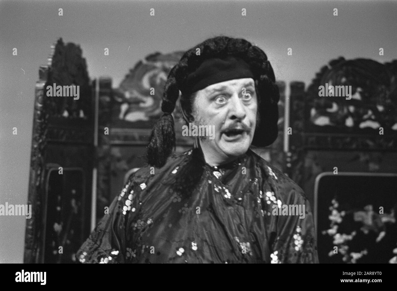 Tros-television quiz Double en dwars, Joop Doderer in scene, headline ...