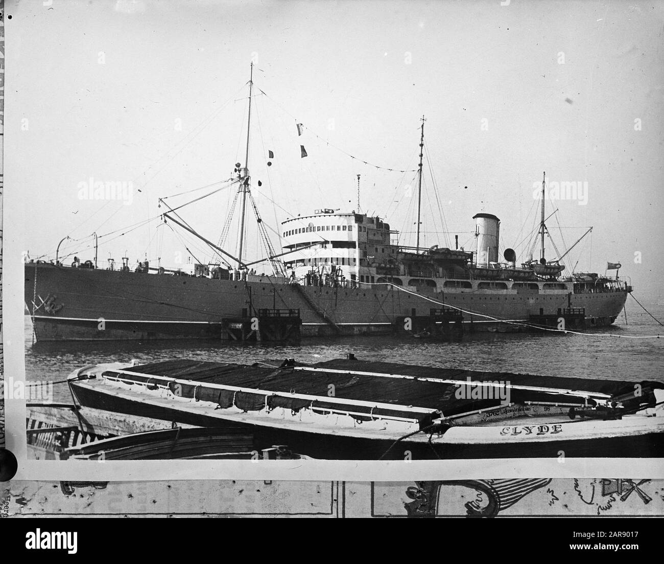 Underwater cable laying vessel Black and White Stock Photos & Images ...