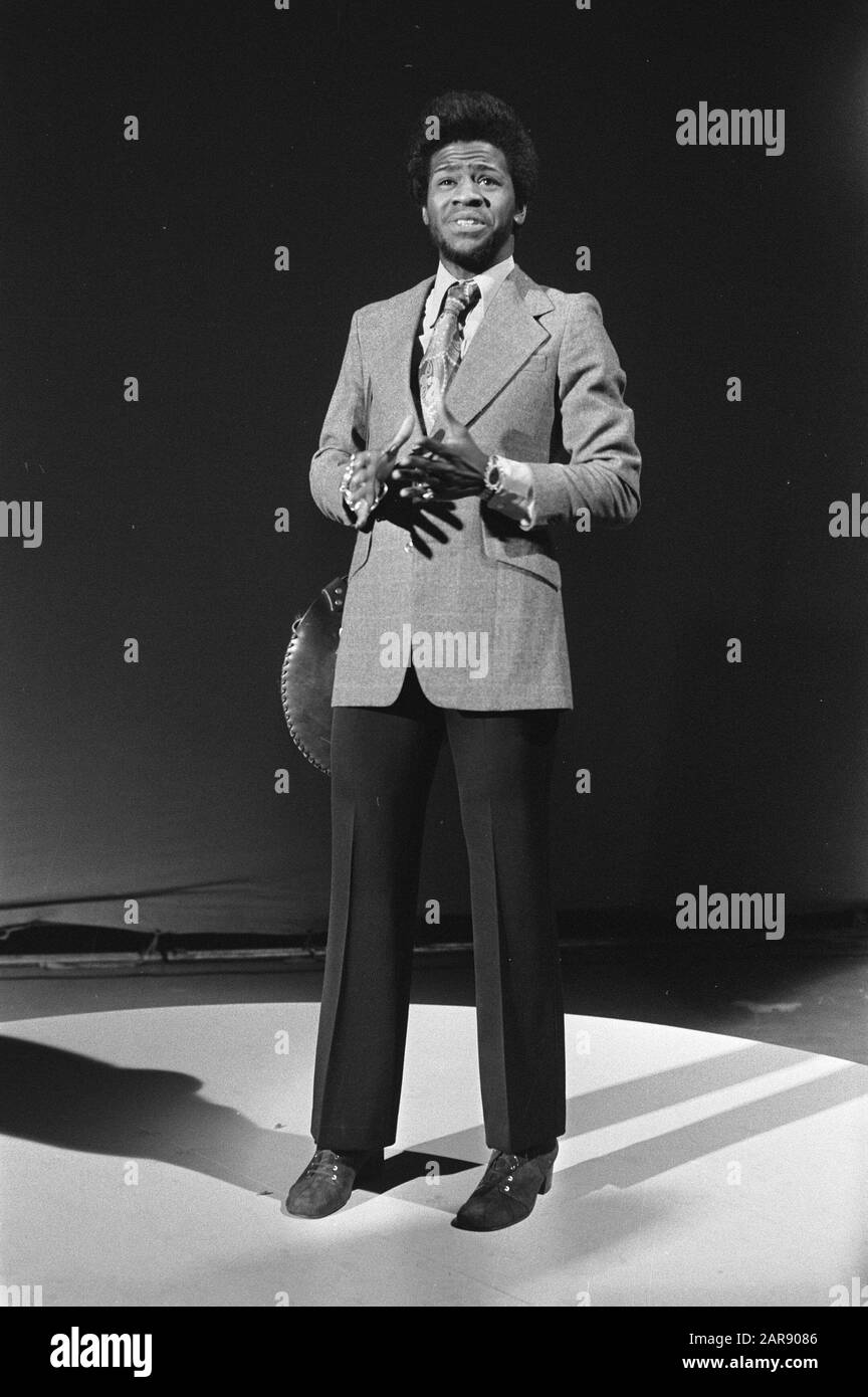 TV film NCRV: nr. 12 (l) Louis Borel in scene, nr. 4. Brouwer ...