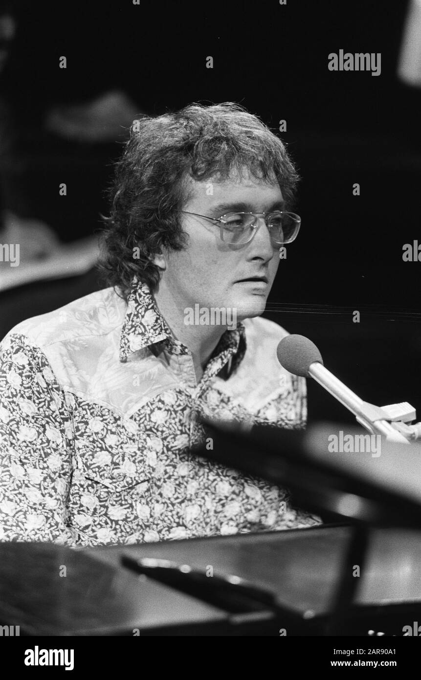 Singer randy newman hi-res stock photography and images - Alamy