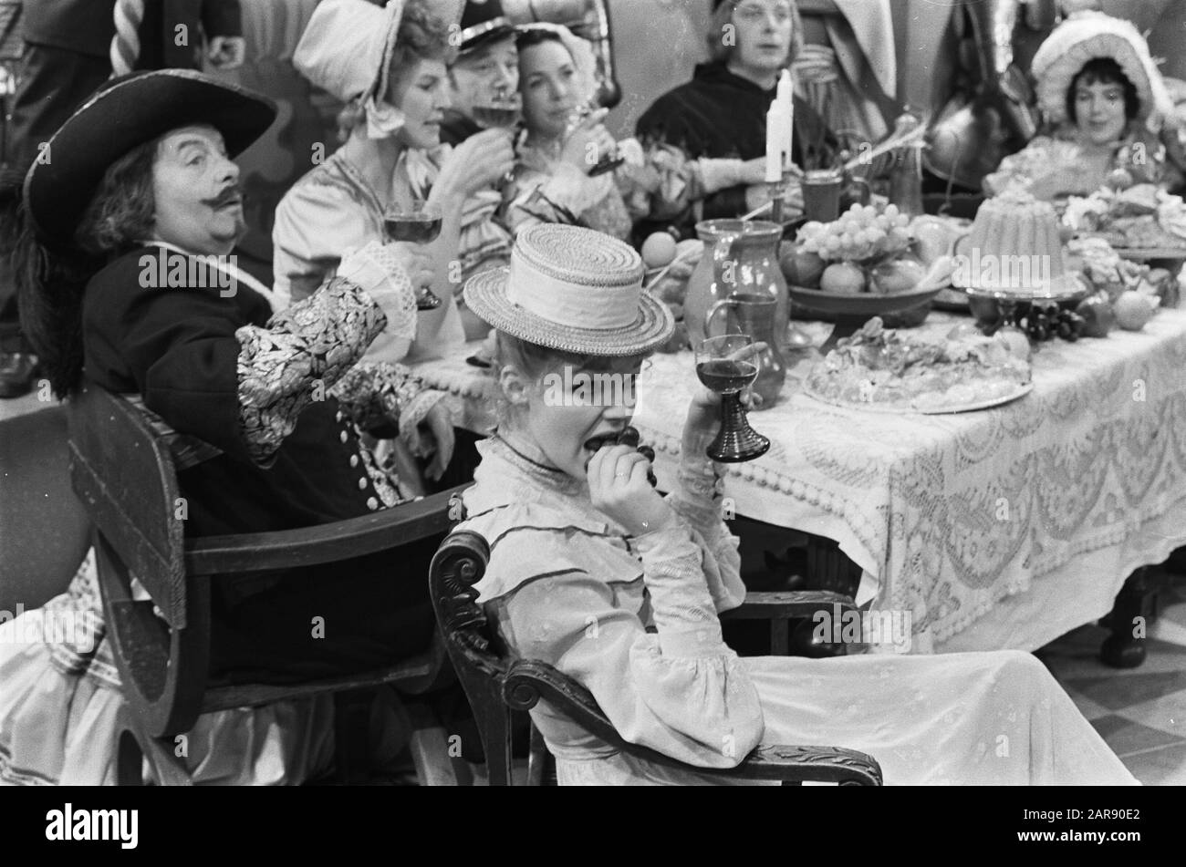 Tv fantasy hi-res stock photography and images - Alamy