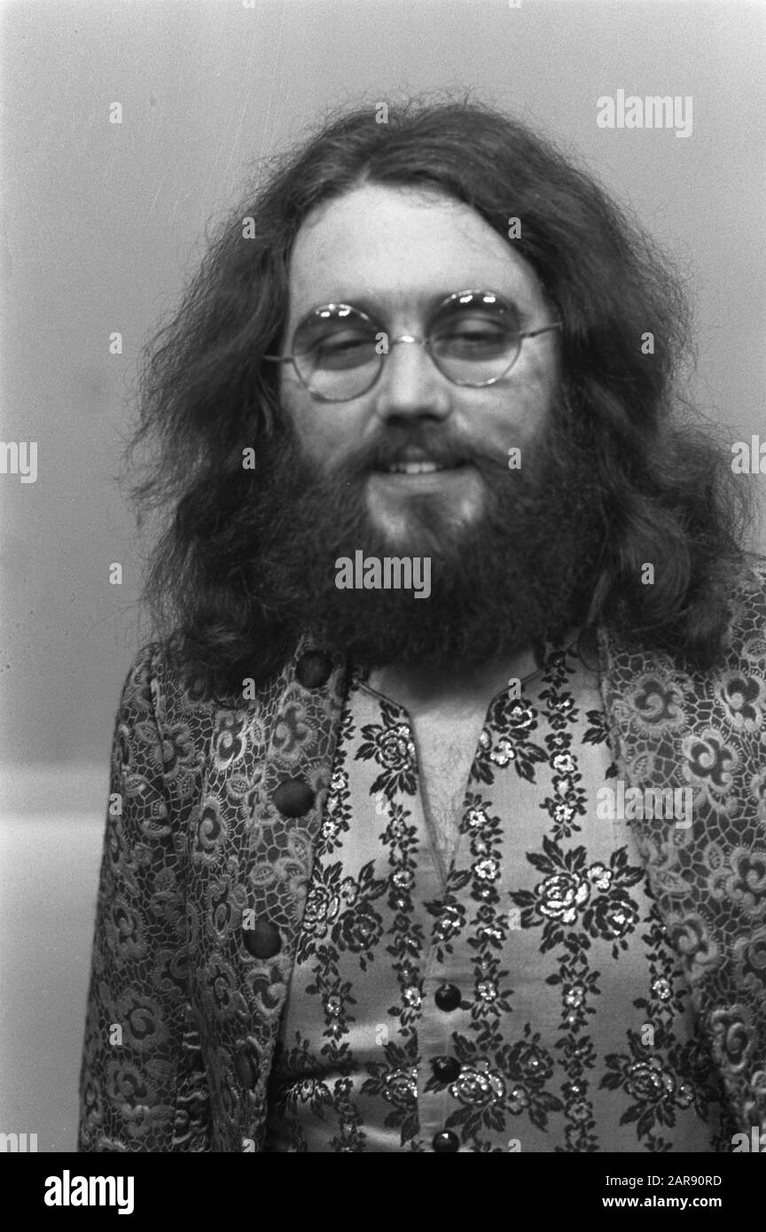 Singer henny hi-res stock photography and images - Alamy