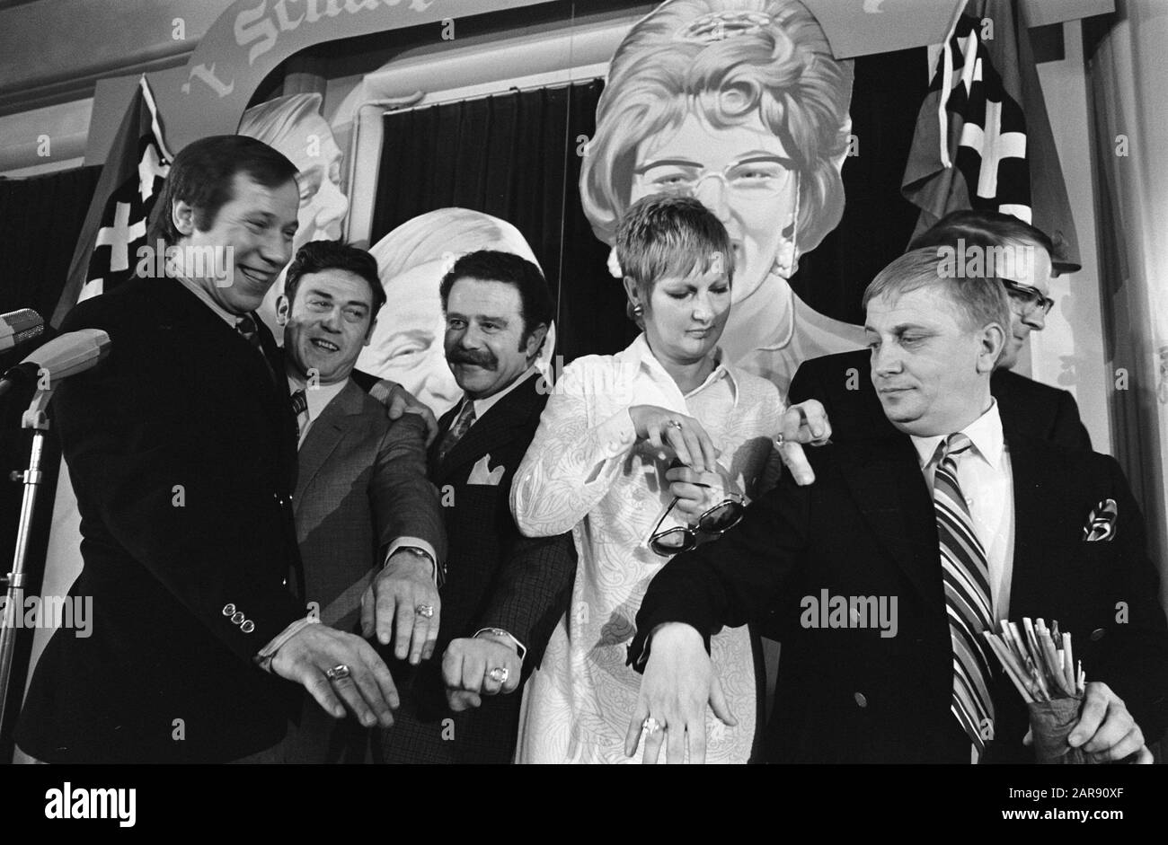 Legs with ring Black and White Stock Photos & Images - Alamy