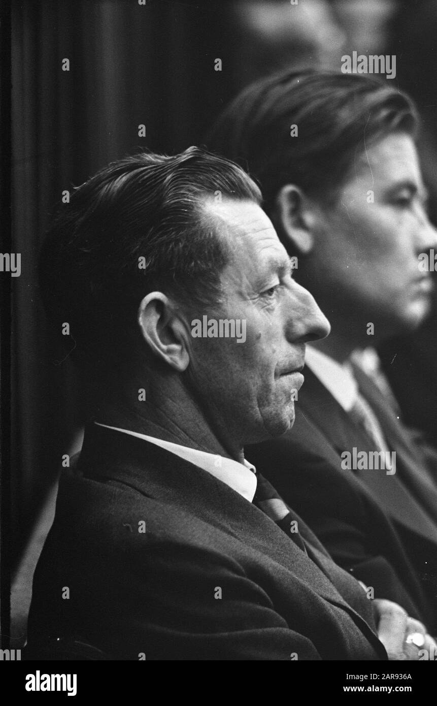 In first second chamber Black and White Stock Photos & Images - Alamy