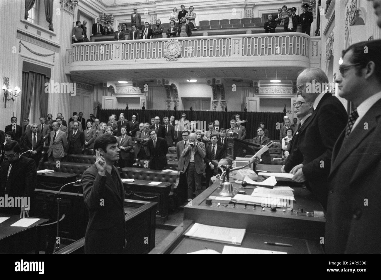 Second Chamber interpellation VVD on social economic policy; eeds ...