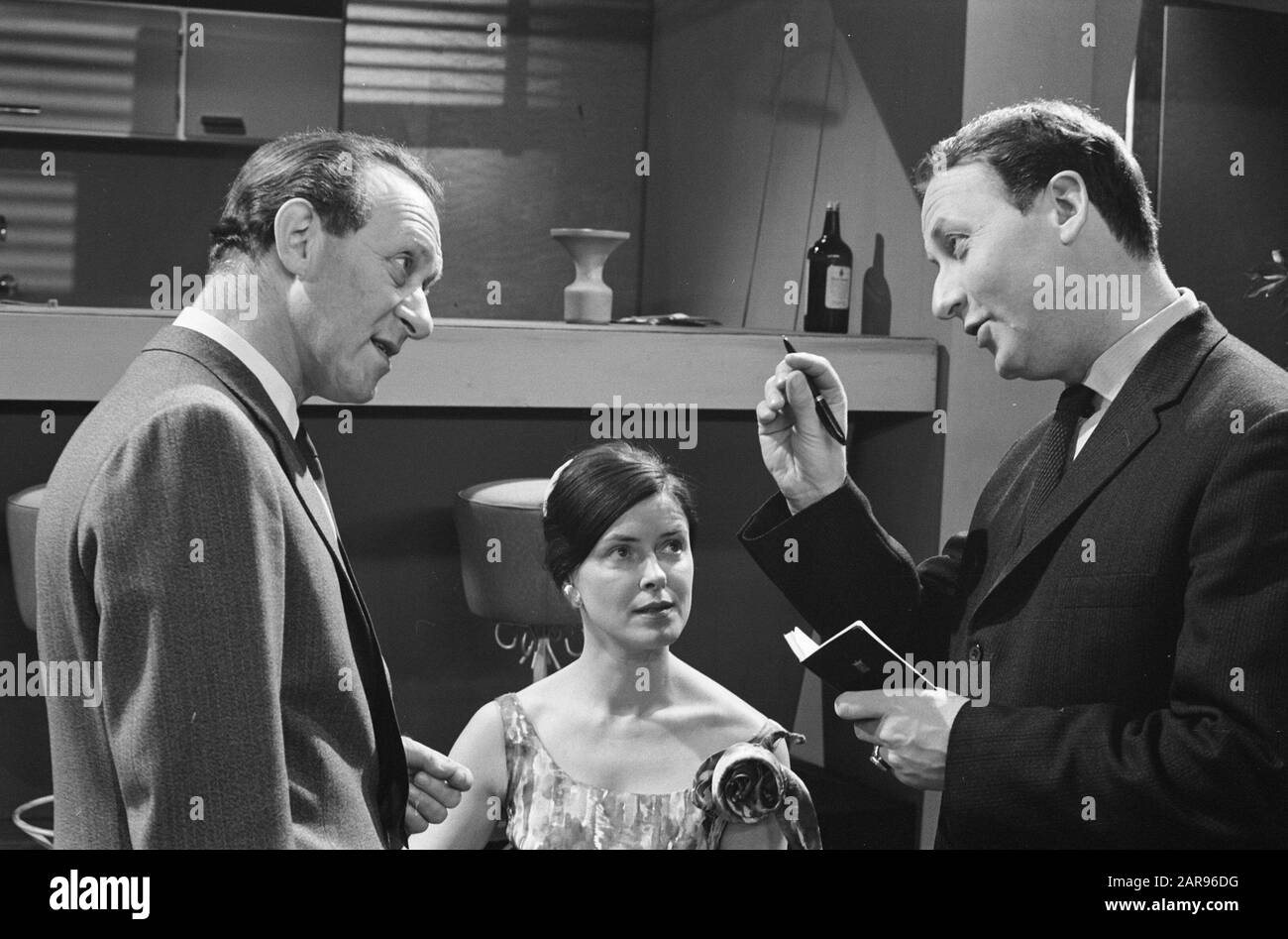 VARA-TV Tea for a dead lady. Vlnr Bob de Lange, Ina van Faassen and ...