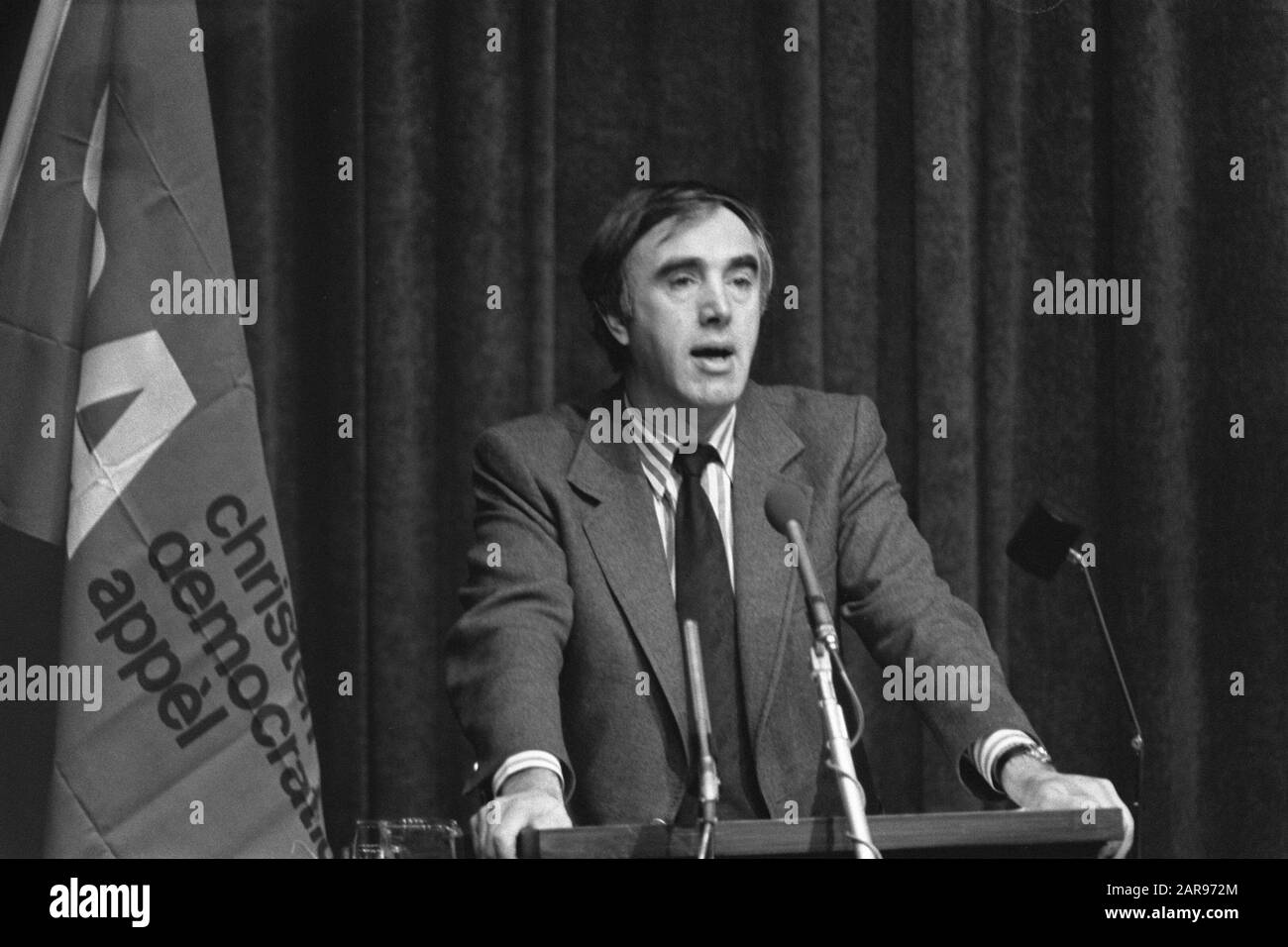 12 november 1977 hi-res stock photography and images - Alamy