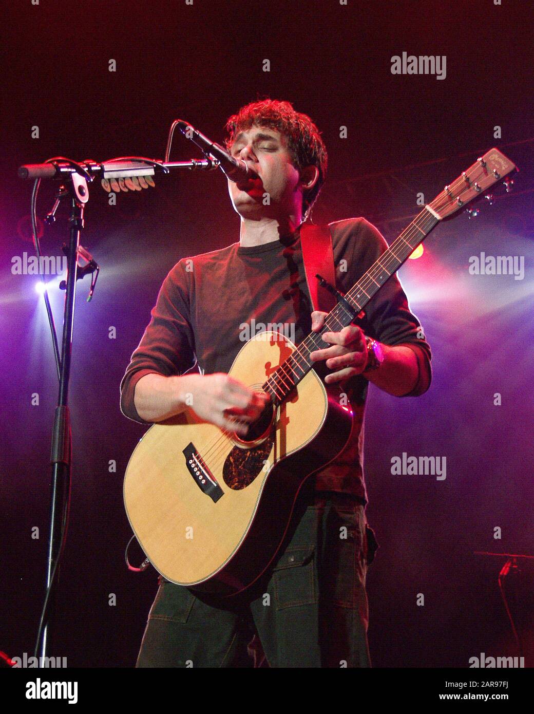 John mayer guitar hi-res stock photography and images - Alamy