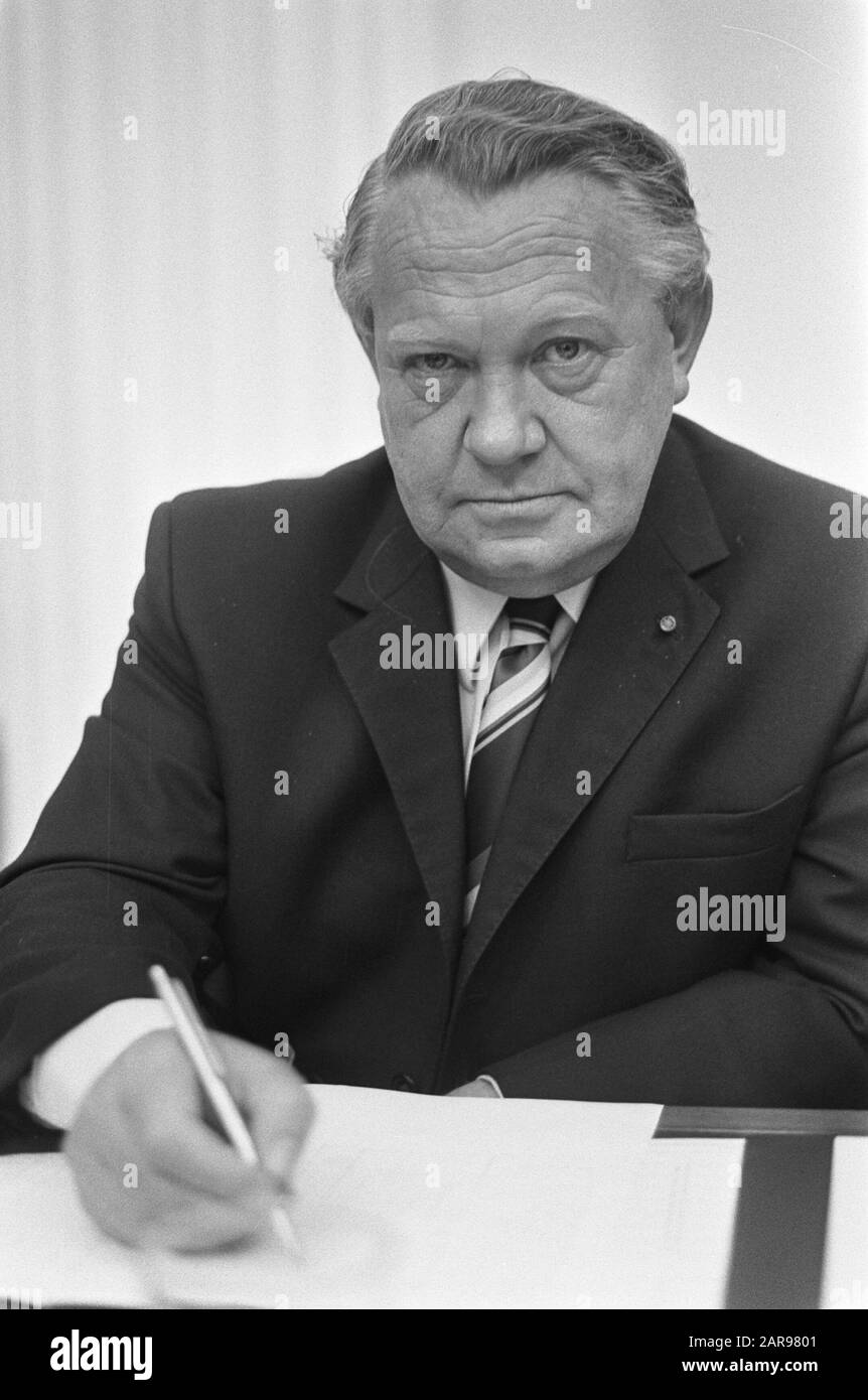 3 19 18 Black and White Stock Photos & Images - Alamy