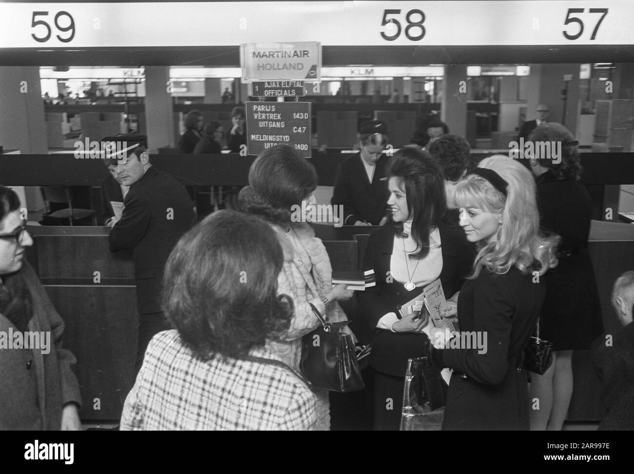 Footballers' wives Black and White Stock Photos & Images - Alamy