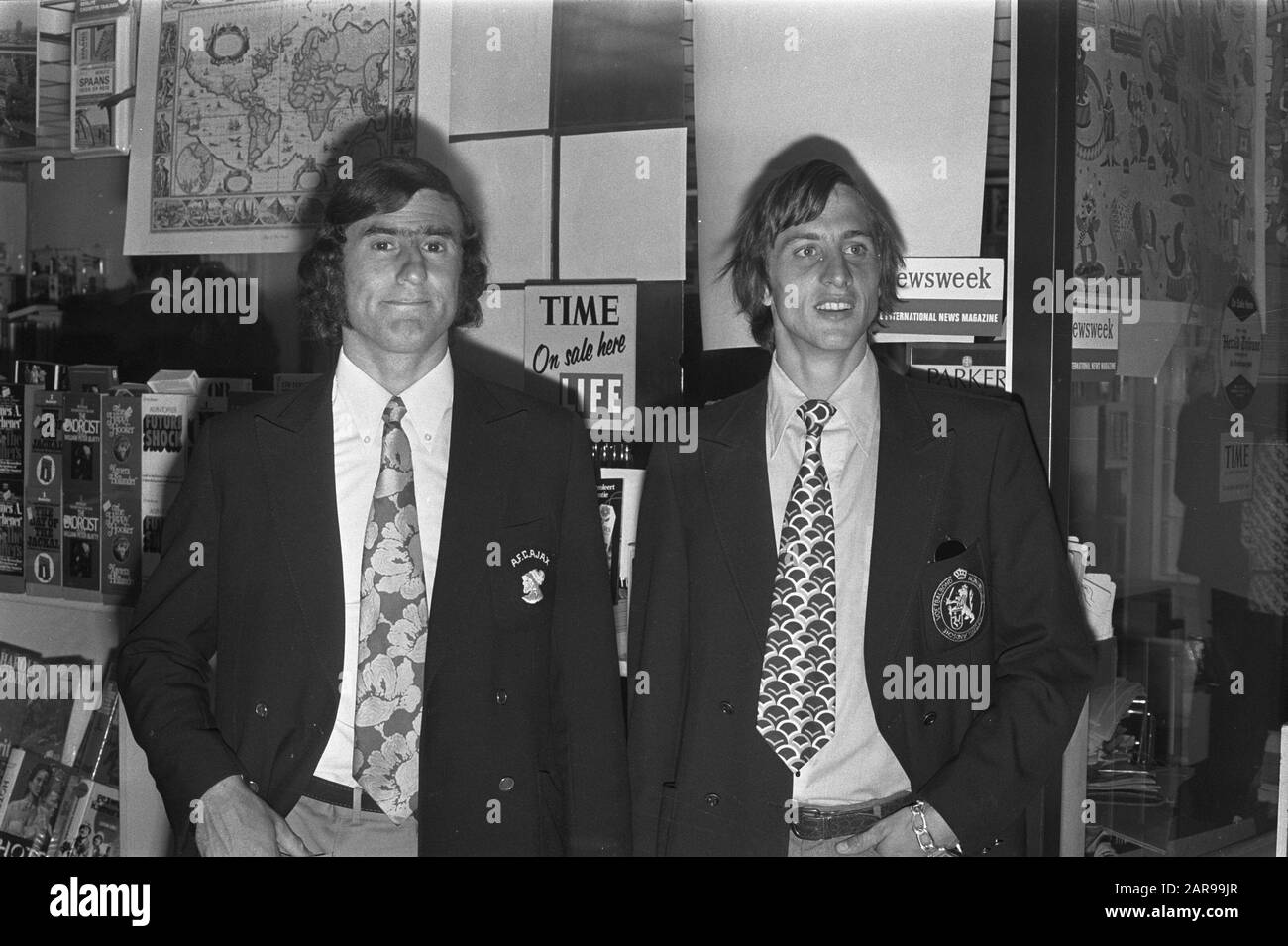 Departure Dutch team from Schiphol to Prague, Sjaak Swart (left) and ...