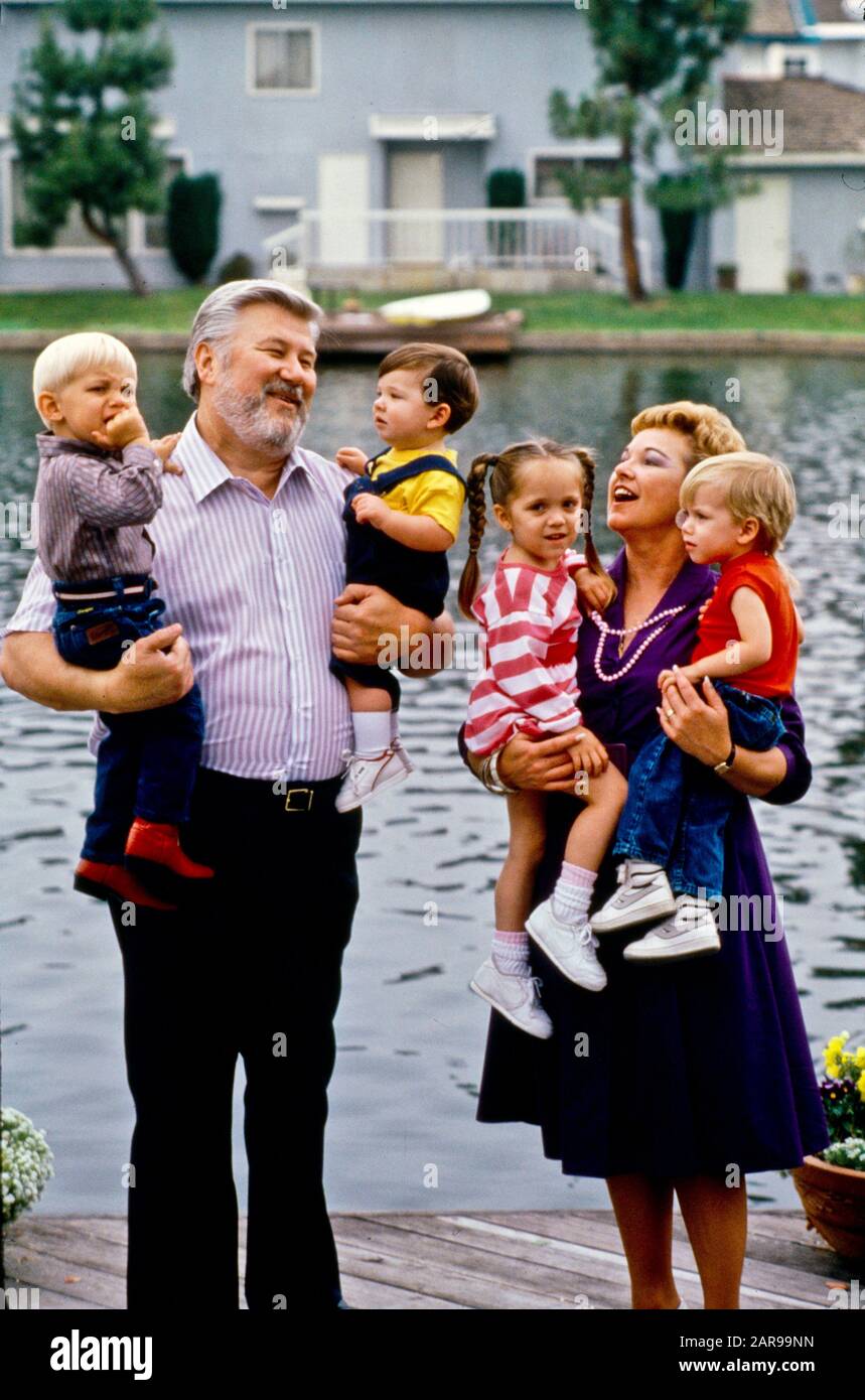 Four grandchildren hi-res stock photography and images - Alamy