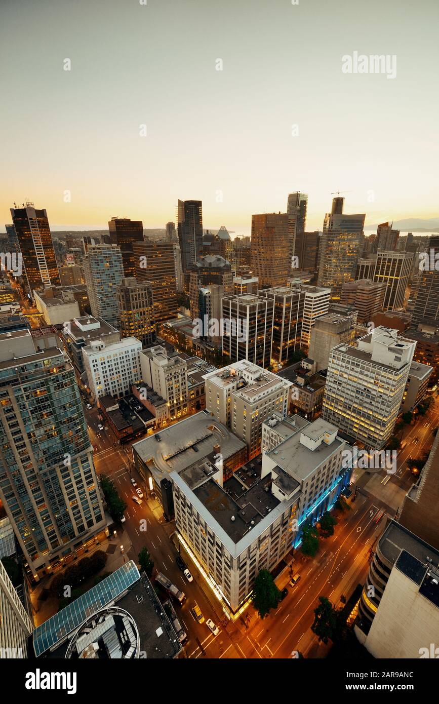 Vancouver rooftop view with urban architectures at sunset Stock Photo ...