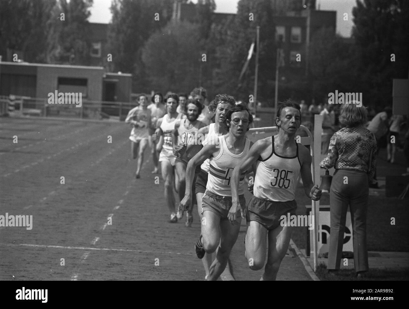 1500 meters men hi-res stock photography and images - Alamy