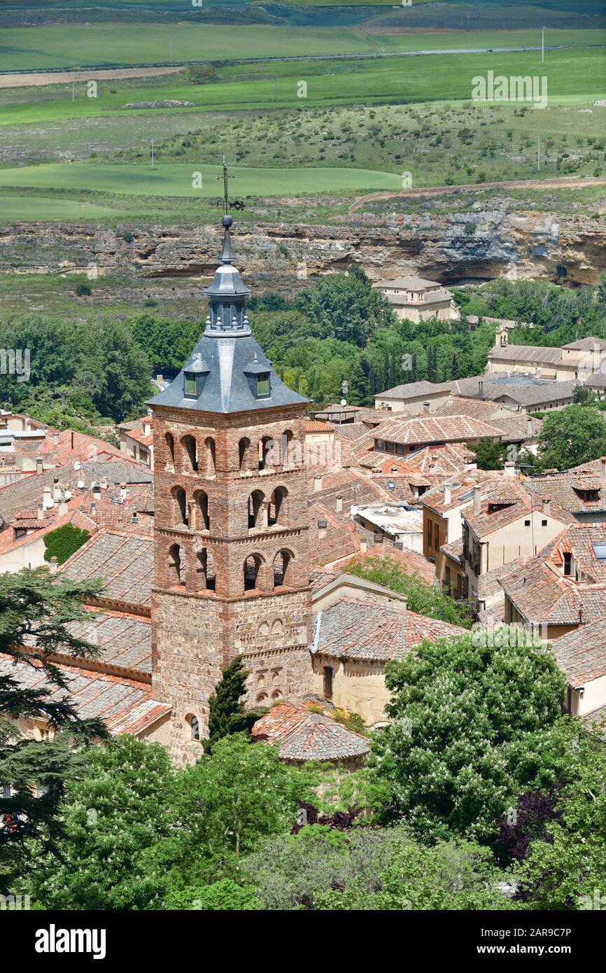 Very old buildings in spain hi-res stock photography and images - Alamy