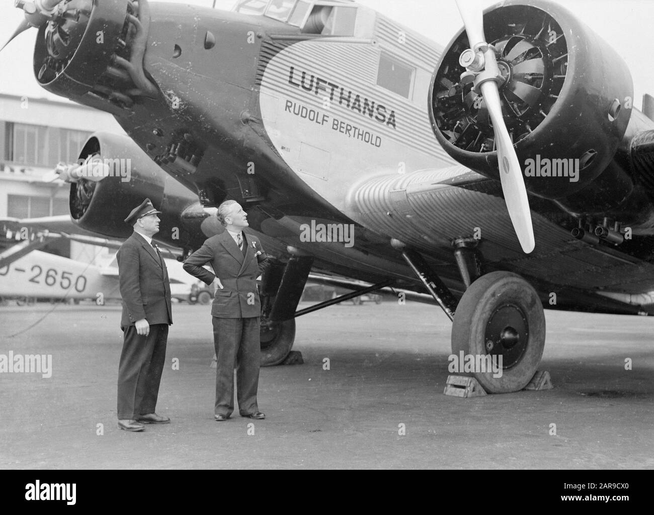 Airport Berlin - Tempelhof V.l.n.r. a pilot and Harry Laponder at the ...