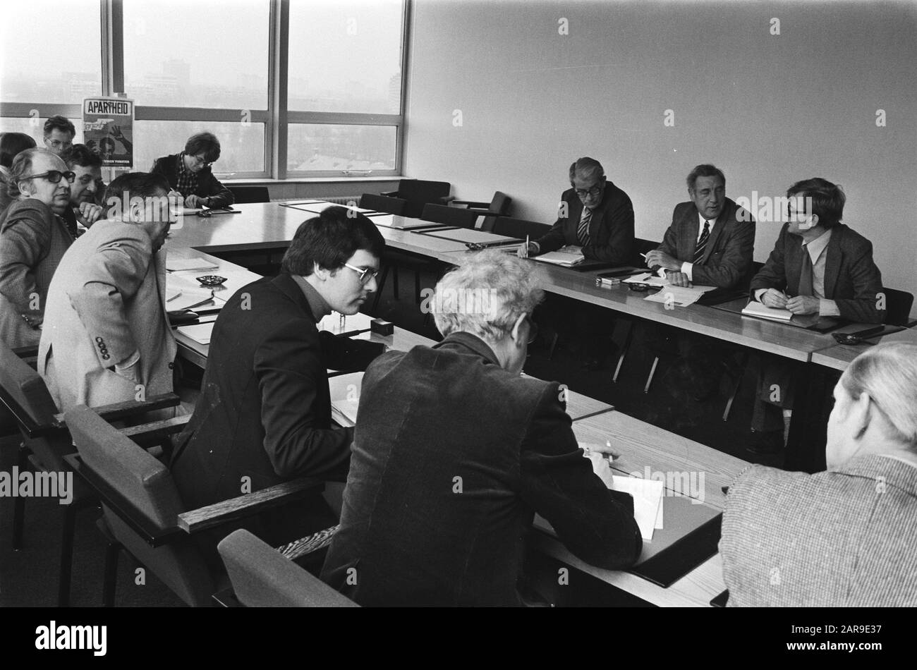 Negotiation talks Black and White Stock Photos & Images - Alamy